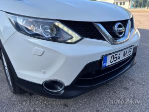 White Nissan Qashqai 2014 in Paide, with an engine capacity of 1.50 L and mileage of 267 thousand km for 7490 €, photo 8 on AUTOMOTO.COM.LV