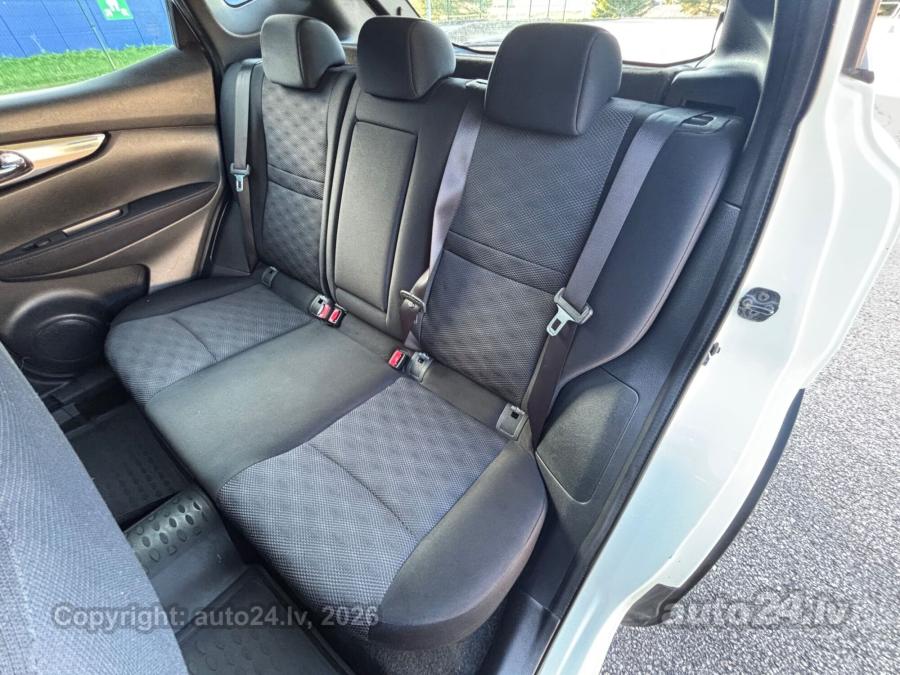 White Nissan Qashqai 2014 in Paide, with an engine capacity of 1.50 L and mileage of 267 thousand km for 7490 €, photo 15 on AUTOMOTO.COM.LV