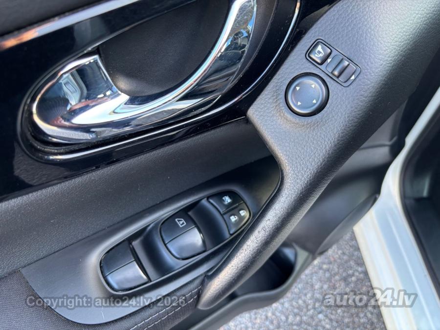 White Nissan Qashqai 2014 in Paide, with an engine capacity of 1.50 L and mileage of 267 thousand km for 7490 €, photo 19 on AUTOMOTO.COM.LV