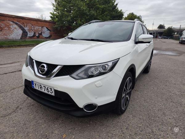 White Nissan Qashqai 2014 in Siauliai, with an engine capacity of 1.20 L and mileage of 192 thousand km for 7500 €, photo 1 on AUTOMOTO.COM.LV