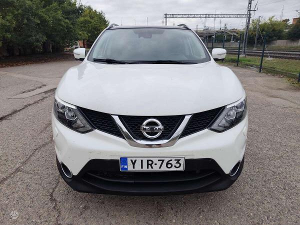 White Nissan Qashqai 2014 in Siauliai, with an engine capacity of 1.20 L and mileage of 192 thousand km for 7500 €, photo 3 on AUTOMOTO.COM.LV