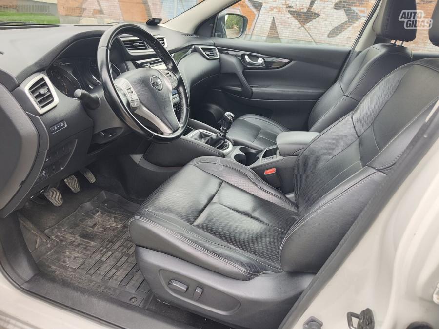 Balts Nissan Qashqai 2014 Šauļi, ar dzinēja tilpumu 1.20 L un nobraukumu 192 tūkst. km par 7500 €, foto 10 vietnē AUTOMOTO.COM.LV