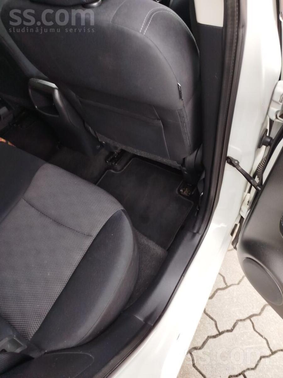 Balts Nissan Qashqai 2014 Jelgava, ar dzinēja tilpumu 1.60 L un nobraukumu 159 tūkst. km par 8000 €, foto 13 vietnē AUTOMOTO.COM.LV