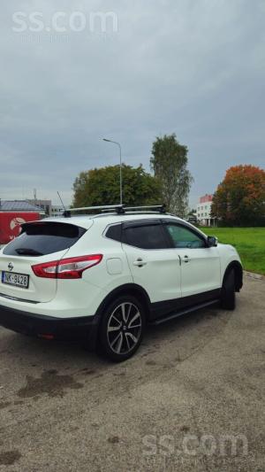 Balts Nissan Qashqai 2014 Rīga, ar dzinēja tilpumu 1.20 L un nobraukumu 219 tūkst. km par 8000 €, foto  vietnē AUTOMOTO.COM.LV