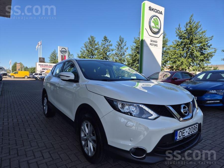 Balts Nissan Qashqai 2015 Liepāja, ar dzinēja tilpumu 1.20 L un nobraukumu 133 tūkst. km par 8550 €, foto 1 vietnē AUTOMOTO.COM.LV