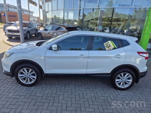 Balts Nissan Qashqai 2015 Liepāja, ar dzinēja tilpumu 1.20 L un nobraukumu 133 tūkst. km par 8550 €, foto 2 vietnē AUTOMOTO.COM.LV