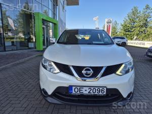 Balts Nissan Qashqai 2015 Liepāja, ar dzinēja tilpumu 1.20 L un nobraukumu 133 tūkst. km par 8550 €, foto 3 vietnē AUTOMOTO.COM.LV