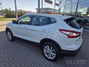 Balts Nissan Qashqai 2015 Liepāja, ar dzinēja tilpumu 1.20 L un nobraukumu 133 tūkst. km par 8550 €, foto 5 vietnē AUTOMOTO.COM.LV