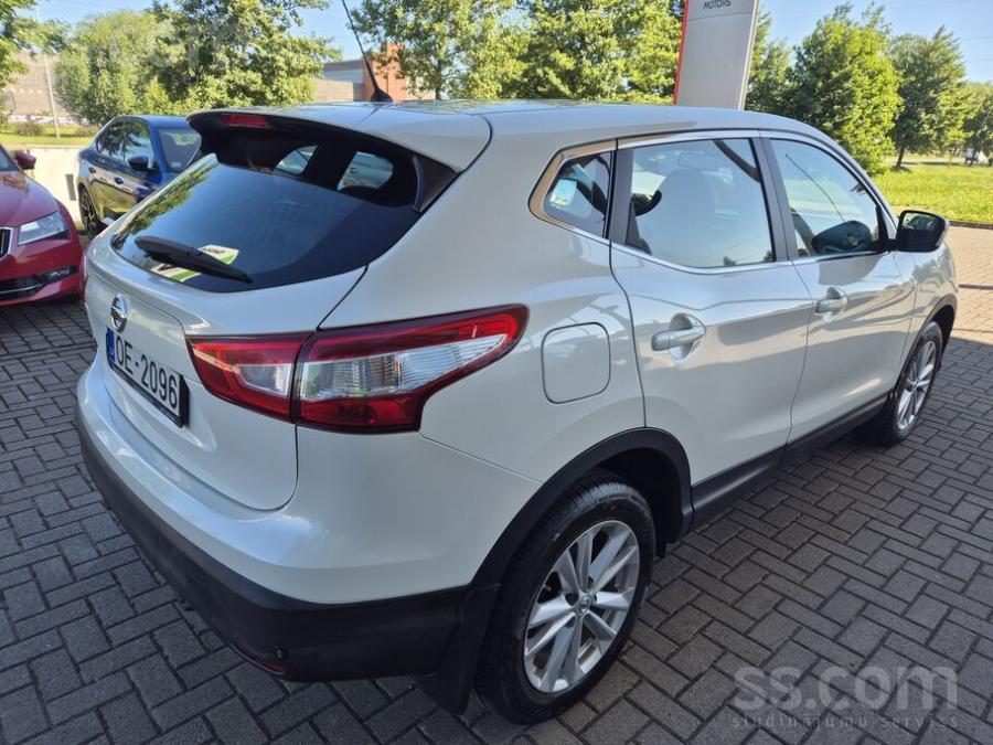 Balts Nissan Qashqai 2015 Liepāja, ar dzinēja tilpumu 1.20 L un nobraukumu 133 tūkst. km par 8550 €, foto 7 vietnē AUTOMOTO.COM.LV