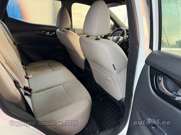Balts Nissan Qashqai 2015 Tallina, ar dzinēja tilpumu 1.20 L un nobraukumu 135 tūkst. km par 10000 €, foto 11 vietnē AUTOMOTO.COM.LV