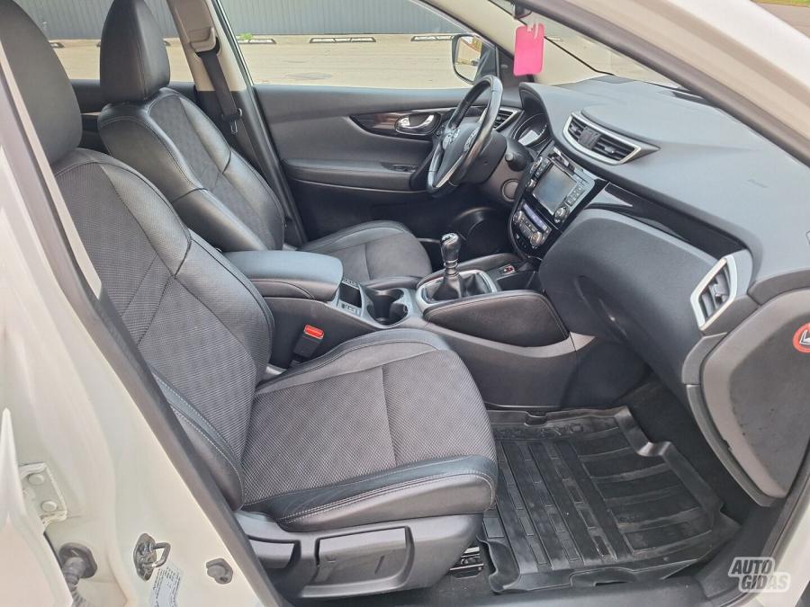 Balts Nissan Qashqai 2015 Tauragė, ar dzinēja tilpumu 1.20 L un nobraukumu 125 tūkst. km par 7500 €, foto 6 vietnē AUTOMOTO.COM.LV