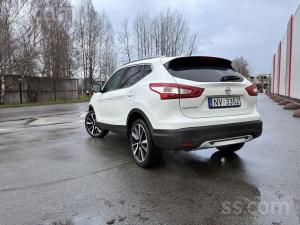 Balts Nissan Qashqai 2015 Rīga, ar dzinēja tilpumu 1.20 L un nobraukumu 110 tūkst. km par 9900 €, foto 5 vietnē AUTOMOTO.COM.LV