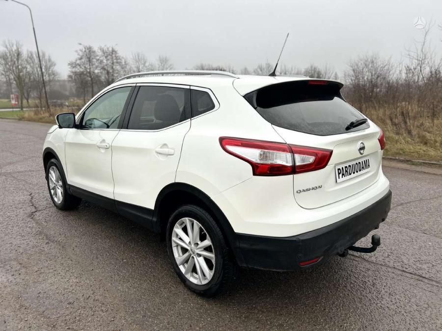 Balts Nissan Qashqai 2015 Panevēža, ar dzinēja tilpumu 1.60 L un nobraukumu 230 tūkst. km par 7800 €, foto 9 vietnē AUTOMOTO.COM.LV