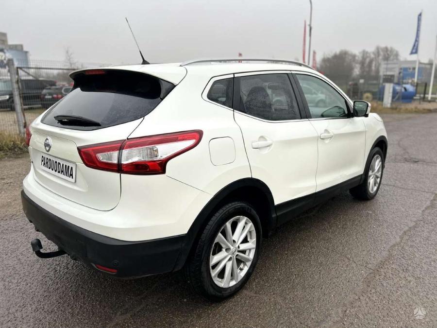 Balts Nissan Qashqai 2015 Panevēža, ar dzinēja tilpumu 1.60 L un nobraukumu 230 tūkst. km par 7800 €, foto 11 vietnē AUTOMOTO.COM.LV