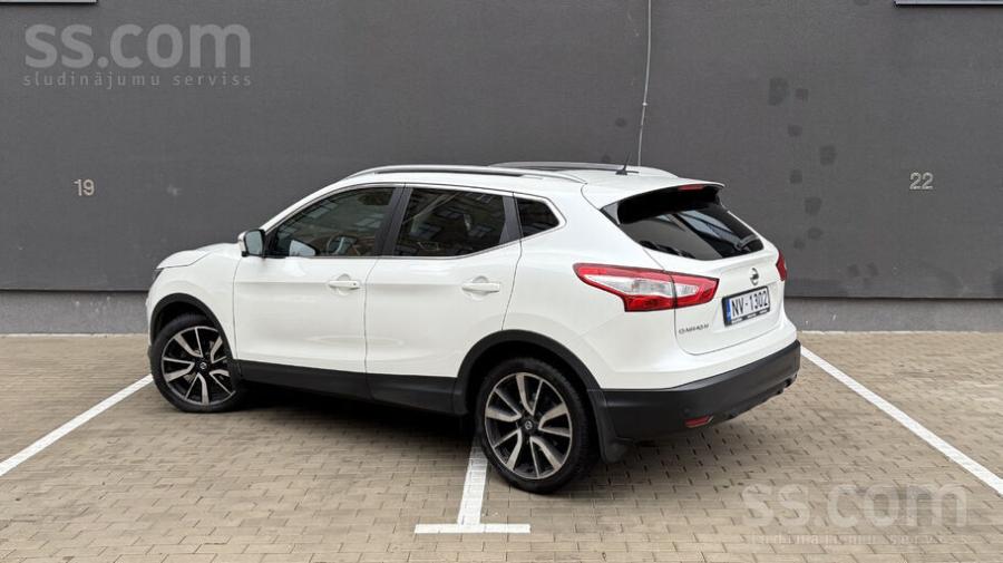 Balts Nissan Qashqai 2015 Rīga, ar dzinēja tilpumu 1.20 L un nobraukumu 125 tūkst. km par 10200 €, foto 4 vietnē AUTOMOTO.COM.LV