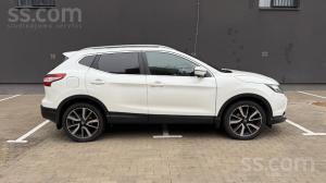 Balts Nissan Qashqai 2015 Rīga, ar dzinēja tilpumu 1.20 L un nobraukumu 125 tūkst. km par 10200 €, foto 5 vietnē AUTOMOTO.COM.LV