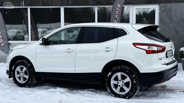 White Nissan Qashqai 2015 in Radviliskis, with an engine capacity of 1.20 L and mileage of 145 thousand km for 6950 €, photo 7 on AUTOMOTO.COM.LV
