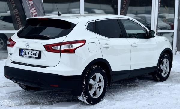 White Nissan Qashqai 2015 in Radviliskis, with an engine capacity of 1.20 L and mileage of 145 thousand km for 6950 €, photo 8 on AUTOMOTO.COM.LV