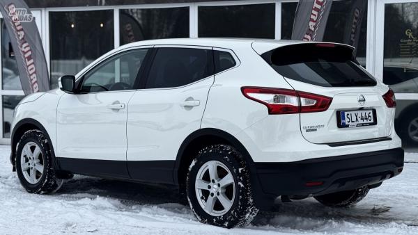 White Nissan Qashqai 2015 in Radviliskis, with an engine capacity of 1.20 L and mileage of 145 thousand km for 6950 €, photo 9 on AUTOMOTO.COM.LV