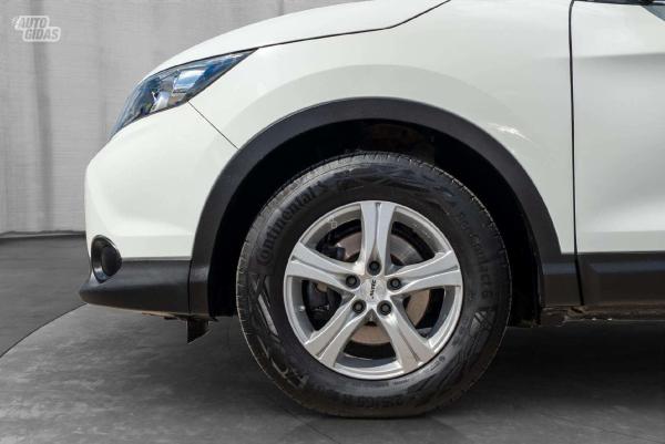 White Nissan Qashqai 2015 in Marijampole, with an engine capacity of 1.20 L and mileage of 183 thousand km for 6650 €, photo 6 on AUTOMOTO.COM.LV
