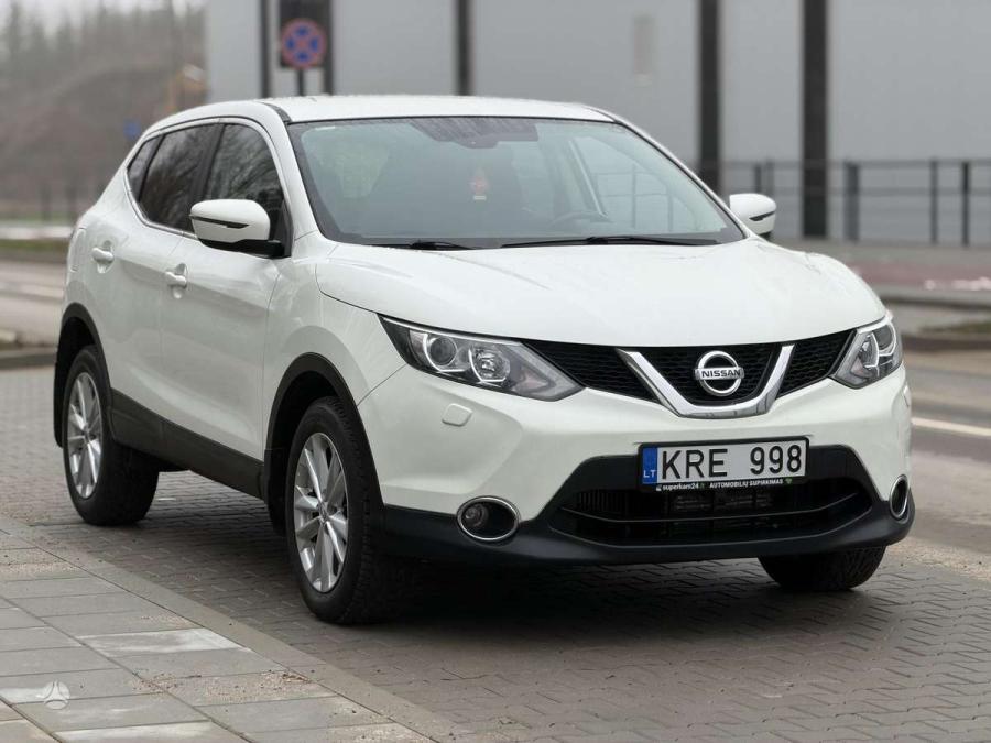 White Nissan Qashqai 2015 in Vilnius, with an engine capacity of 1.20 L and mileage of 207 thousand km for 8250 €, photo 3 on AUTOMOTO.COM.LV