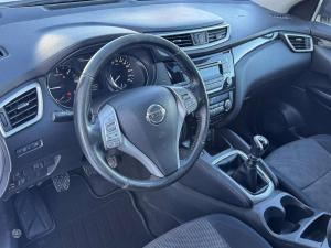 White Nissan Qashqai 2015 in Taurage, with an engine capacity of 1.46 L and mileage of 225 thousand km for 6999 €, photo 8 on AUTOMOTO.COM.LV