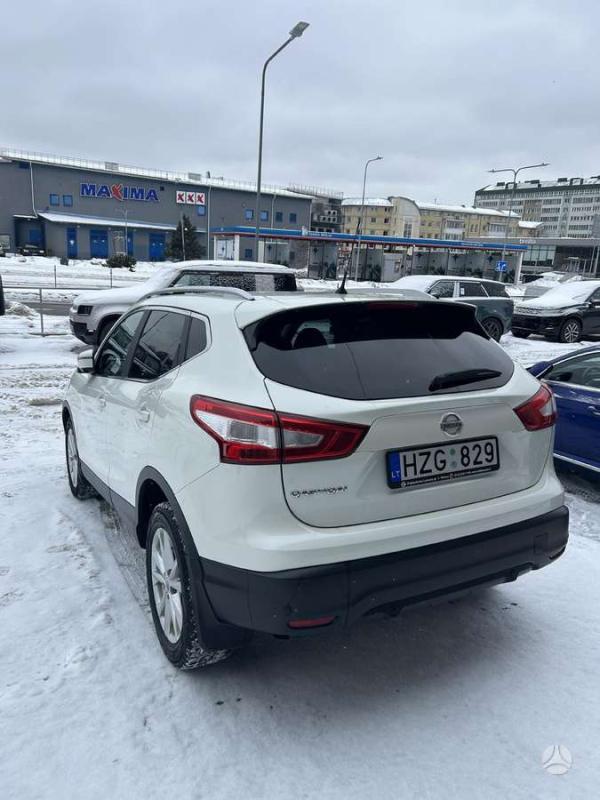Balts Nissan Qashqai 2015 Viļņa, ar dzinēja tilpumu 1.20 L un nobraukumu 152 tūkst. km par 9500 €, foto 4 vietnē AUTOMOTO.COM.LV