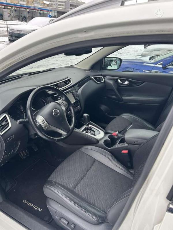 Balts Nissan Qashqai 2015 Viļņa, ar dzinēja tilpumu 1.20 L un nobraukumu 152 tūkst. km par 9500 €, foto 5 vietnē AUTOMOTO.COM.LV