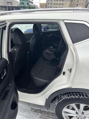 White Nissan Qashqai 2015 in Vilnius, with an engine capacity of 1.20 L and mileage of 152 thousand km for 9500 €, photo 9 on AUTOMOTO.COM.LV