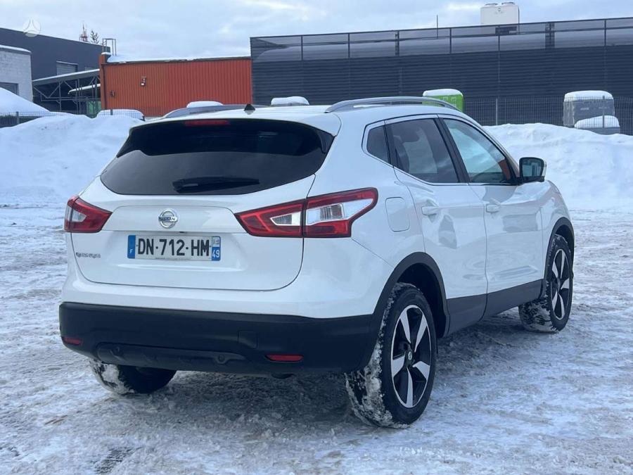 Balts Nissan Qashqai 2015 Tauragė, ar dzinēja tilpumu 1.20 L un nobraukumu 180 tūkst. km par 8200 €, foto 7 vietnē AUTOMOTO.COM.LV