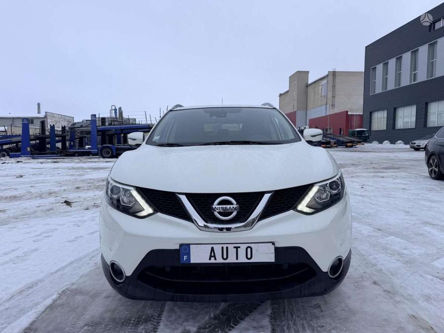 White Nissan Qashqai 2015 in Taurage, with an engine capacity of 1.20 L and mileage of 120 thousand km for 7499 €, photo 2 on AUTOMOTO.COM.LV