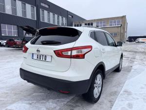 White Nissan Qashqai 2015 in Taurage, with an engine capacity of 1.20 L and mileage of 120 thousand km for 7499 €, photo 13 on AUTOMOTO.COM.LV