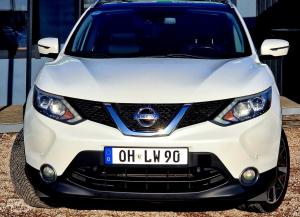 White Nissan Qashqai 2015 in Kretinga, with an engine capacity of 1.20 L and mileage of 208 thousand km for 7499 €, photo 3 on AUTOMOTO.COM.LV
