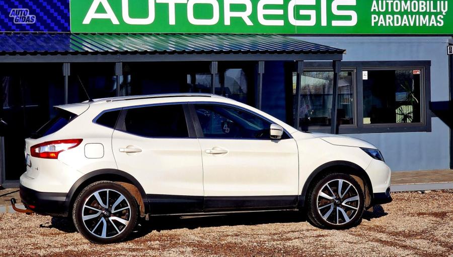 White Nissan Qashqai 2015 in Kretinga, with an engine capacity of 1.20 L and mileage of 208 thousand km for 7499 €, photo 6 on AUTOMOTO.COM.LV