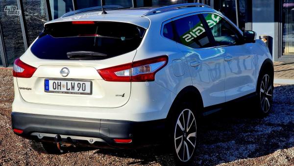 White Nissan Qashqai 2015 in Kretinga, with an engine capacity of 1.20 L and mileage of 208 thousand km for 7499 €, photo 10 on AUTOMOTO.COM.LV