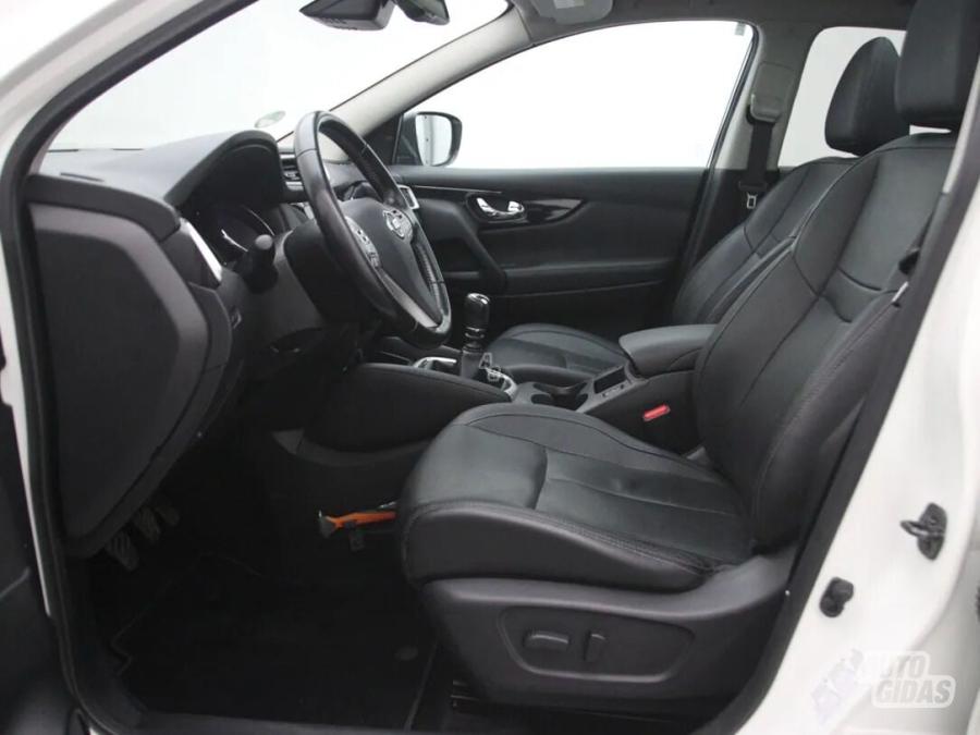 Balts Nissan Qashqai 2015 Viļņa, ar dzinēja tilpumu 1.50 L un nobraukumu 203 tūkst. km par 10699 €, foto 4 vietnē AUTOMOTO.COM.LV