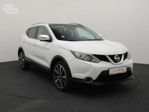 White Nissan Qashqai 2015 in Vilnius, with an engine capacity of 1.50 L and mileage of 203 thousand km for 10699 €, photo 10 on AUTOMOTO.COM.LV