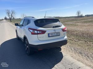 White Nissan Qashqai 2015 in Panevezys, with an engine capacity of 1.50 L and mileage of 260 thousand km for 9100 €, photo  on AUTOMOTO.COM.LV