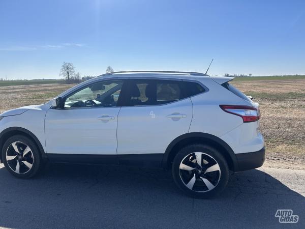 Balts Nissan Qashqai 2015 Panevēža, ar dzinēja tilpumu 1.50 L un nobraukumu 260 tūkst. km par 9100 €, foto 2 vietnē AUTOMOTO.COM.LV