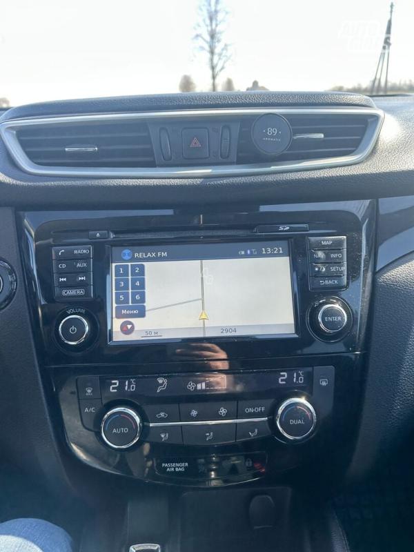 White Nissan Qashqai 2015 in Panevezys, with an engine capacity of 1.50 L and mileage of 260 thousand km for 8500 €, photo 10 on AUTOMOTO.COM.LV
