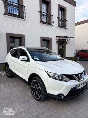 Balts Nissan Qashqai 2015 Kauņa, ar dzinēja tilpumu 1.60 L un nobraukumu 196 tūkst. km par 9295 €, foto  vietnē AUTOMOTO.COM.LV