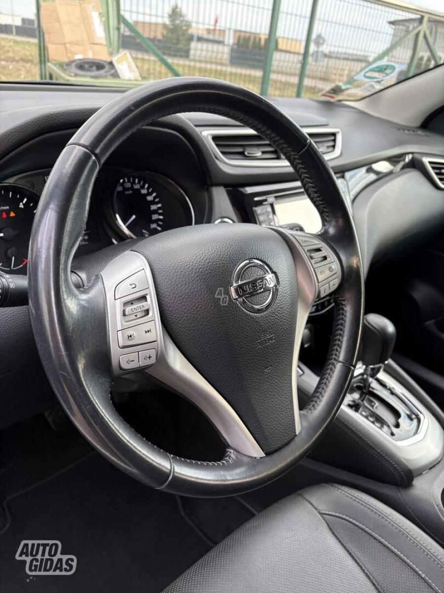 White Nissan Qashqai 2015 in Kaunas, with an engine capacity of 1.60 L and mileage of 196 thousand km for 9295 €, photo 10 on AUTOMOTO.COM.LV