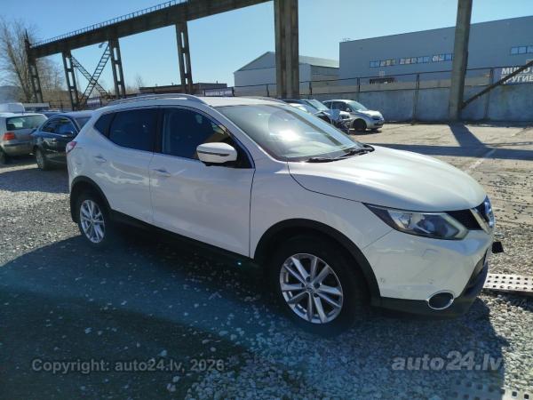 Balts Nissan Qashqai 2015 Tallina, ar dzinēja tilpumu 1.20 L un nobraukumu 149 tūkst. km par 3499 €, foto 1 vietnē AUTOMOTO.COM.LV