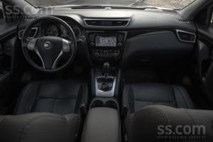 White Nissan Qashqai 2015 in Jelgava, with an engine capacity of 1.20 L and mileage of 165 thousand km for 8590 €, photo 8 on AUTOMOTO.COM.LV