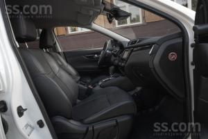 White Nissan Qashqai 2015 in Jelgava, with an engine capacity of 1.20 L and mileage of 165 thousand km for 8590 €, photo 9 on AUTOMOTO.COM.LV
