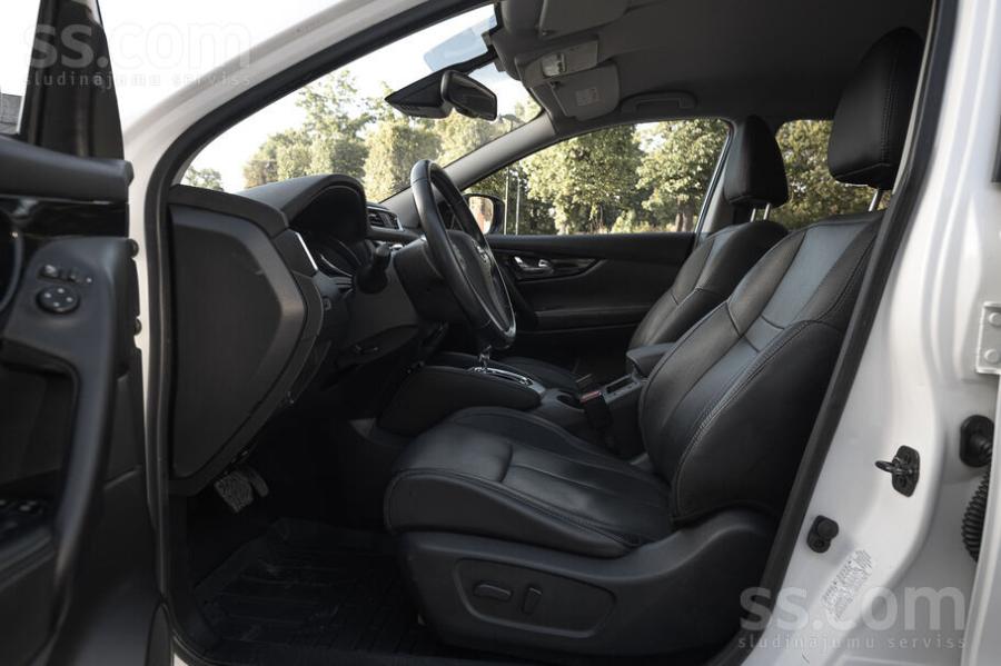 White Nissan Qashqai 2015 in Jelgava, with an engine capacity of 1.20 L and mileage of 165 thousand km for 8590 €, photo 15 on AUTOMOTO.COM.LV