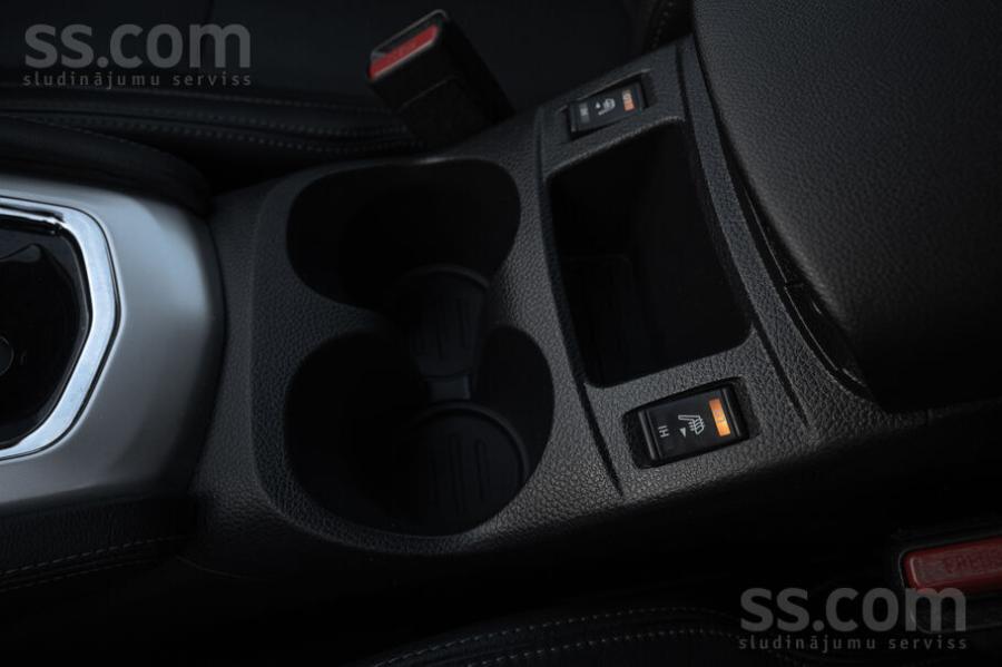White Nissan Qashqai 2015 in Jelgava, with an engine capacity of 1.20 L and mileage of 165 thousand km for 8590 €, photo 17 on AUTOMOTO.COM.LV