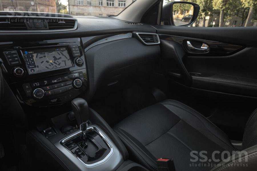 White Nissan Qashqai 2015 in Jelgava, with an engine capacity of 1.20 L and mileage of 165 thousand km for 8590 €, photo 18 on AUTOMOTO.COM.LV