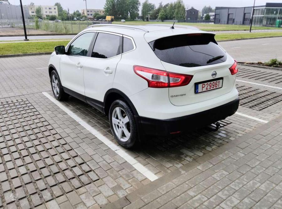 Balts Nissan Qashqai 2015 Viļņa, ar dzinēja tilpumu 1.20 L un nobraukumu 235 tūkst. km par 7250 €, foto 3 vietnē AUTOMOTO.COM.LV