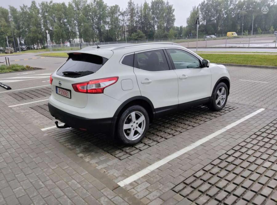 Balts Nissan Qashqai 2015 Viļņa, ar dzinēja tilpumu 1.20 L un nobraukumu 235 tūkst. km par 7250 €, foto 4 vietnē AUTOMOTO.COM.LV